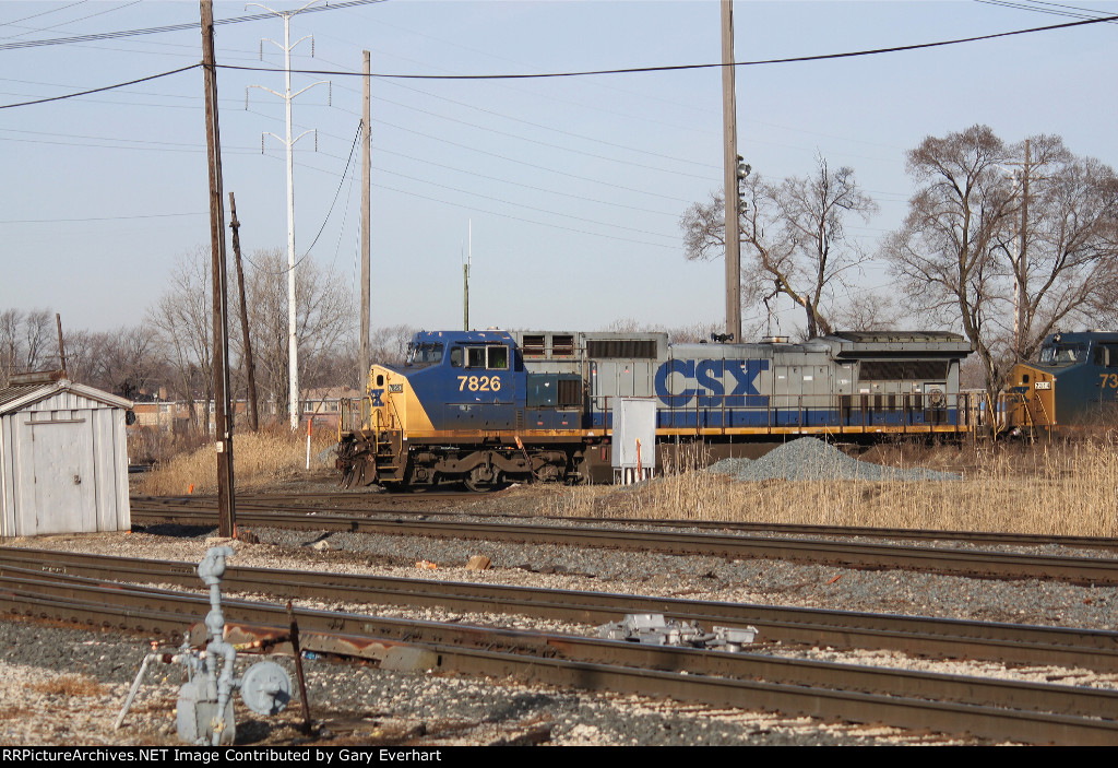Southbound CSX 7826
